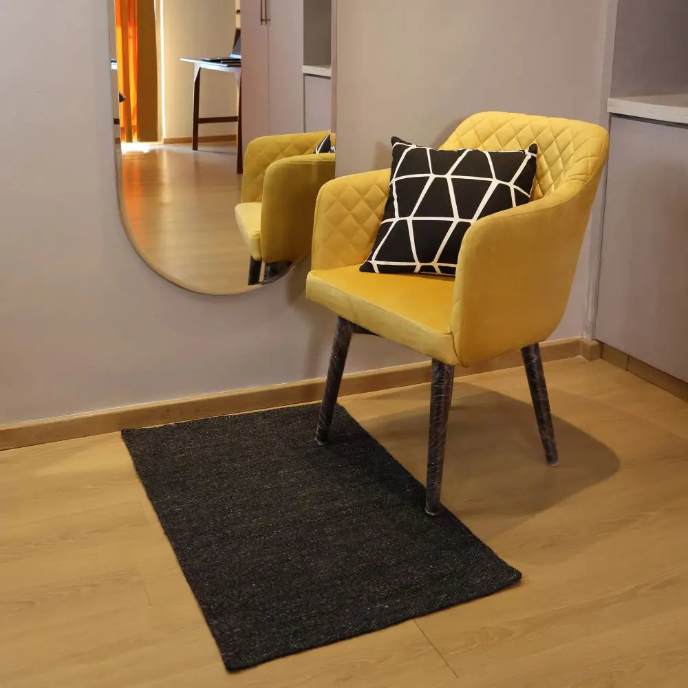 Hand-Woven Acacia Black Recycled Pet Yarn Rug